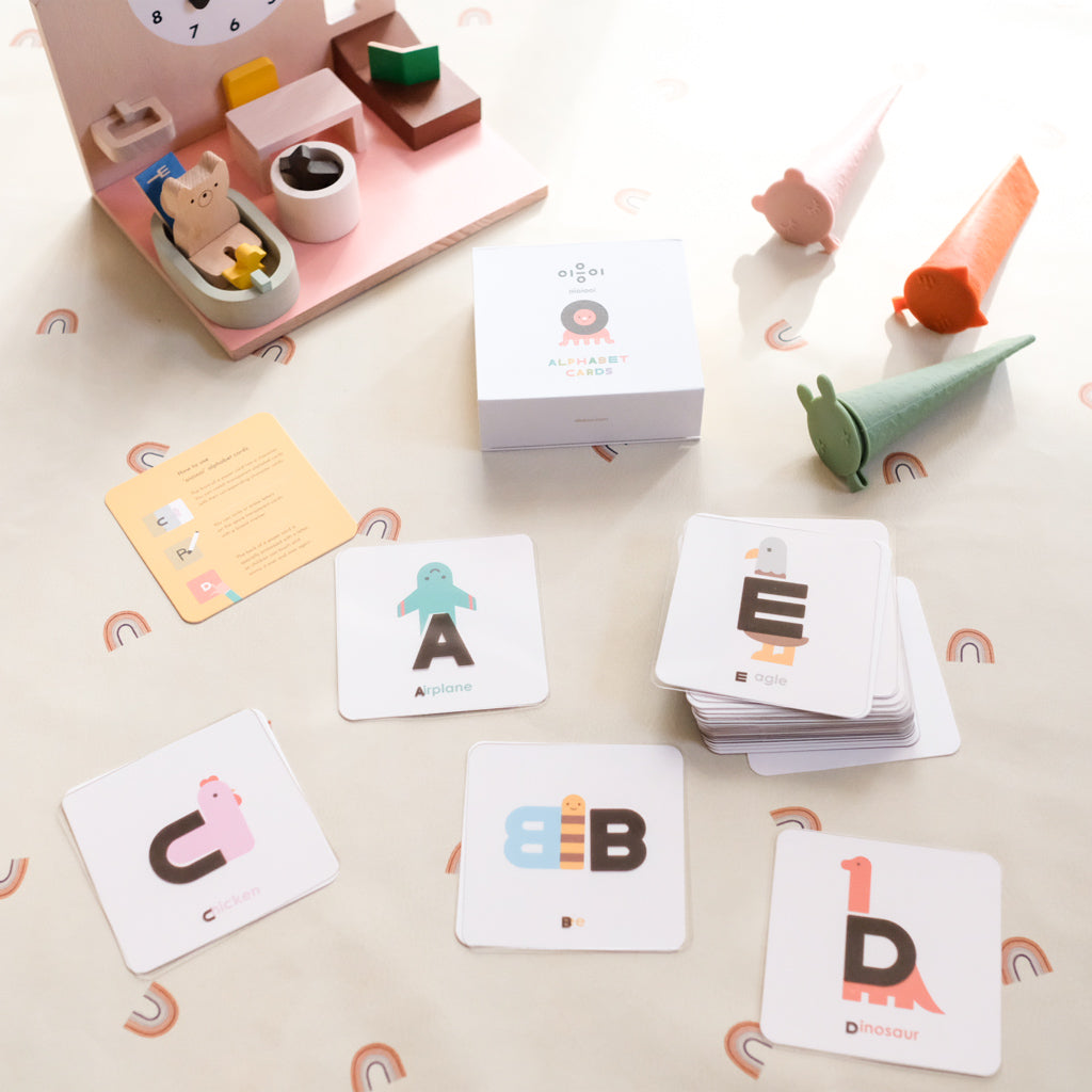 Oioiooi Alphabet Cards – UrbanBaby shop